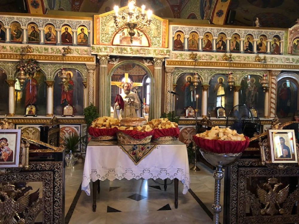 Εκκλησιασμός και αρτοκλασία για το Δημοτικό σχολείο. - Εκπαιδευτήρια Ν ...